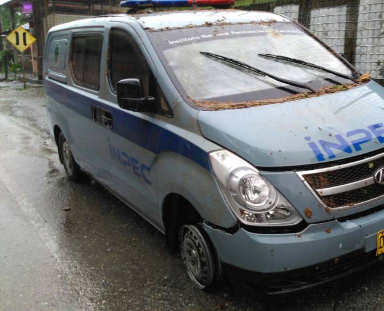A tiros atacaron un carro del Inpec en Bello, Antioquia | Medellín ...
