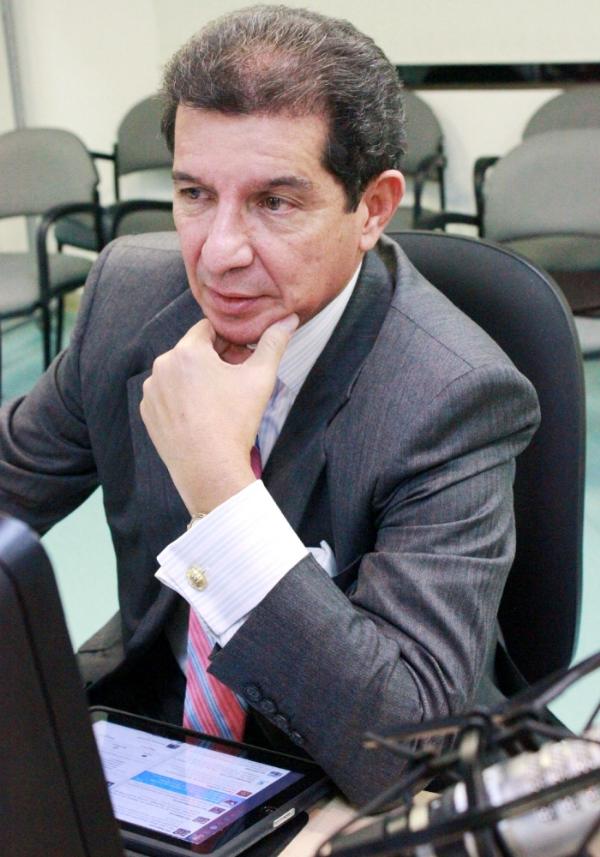 Panelistas del 3 de diciembre, José Félix Lafaurie, Simón Gaviria ...