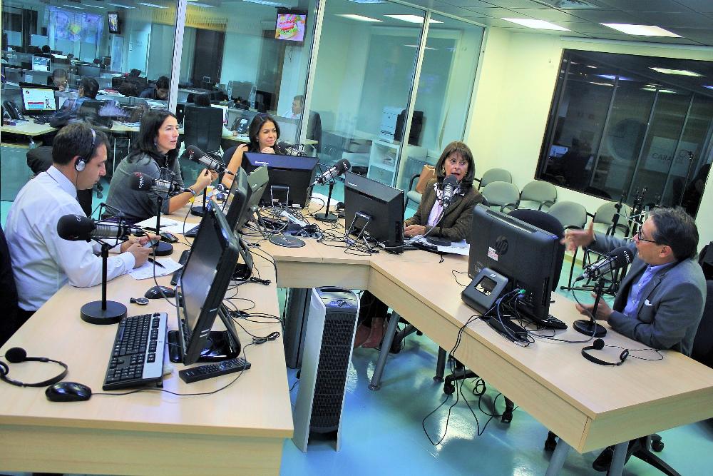 Panelistas del 9 de febrero | Fotogalería | hora_20 | Caracol Radio