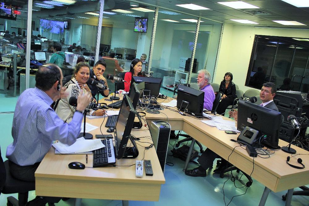 Panelistas del 17 de febrero | Fotogalería | hora_20 | Caracol Radio
