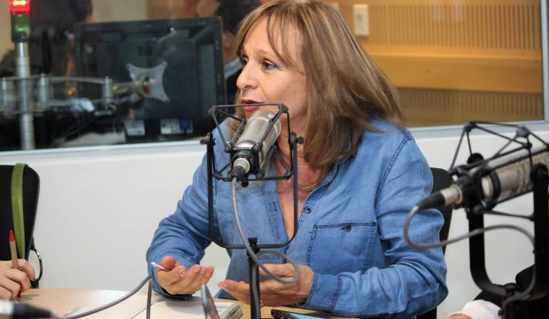 Aquí hay que ceder poder incluso entre nosotros mismas como mujeres ...