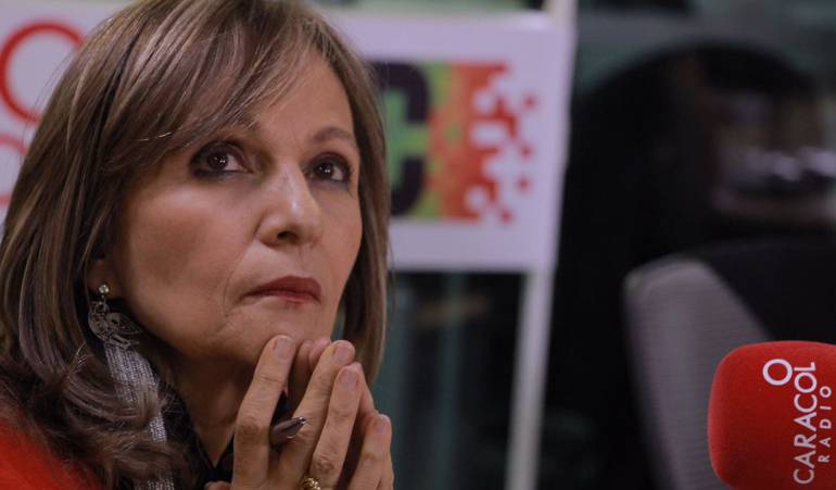 HORA 20: Estoy dispuesta a promover un acuerdo de tres: Ángela Robledo ...