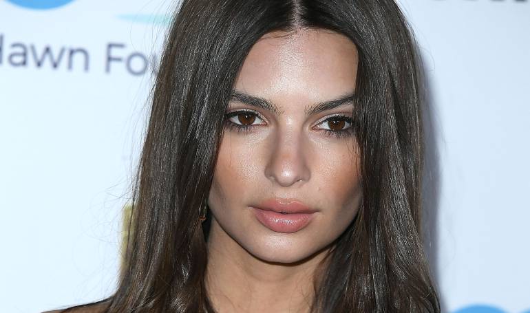 Emily Ratajkowski: El hipnotizante baile de Emily Ratajkowski ...